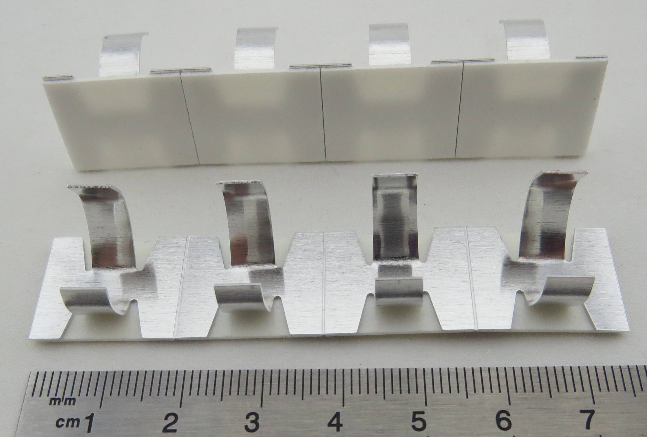 Kabelschellen (8 Stück = 1 Set) groß, selbstklebend. Zum | 11858