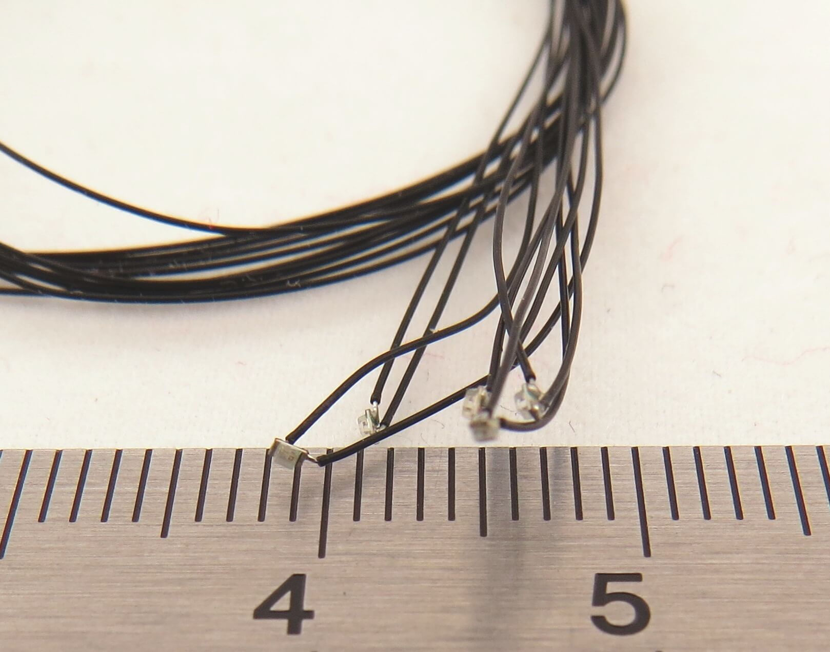 5x SMD-LED red (SMD design 0402) with soldered wires | 11464