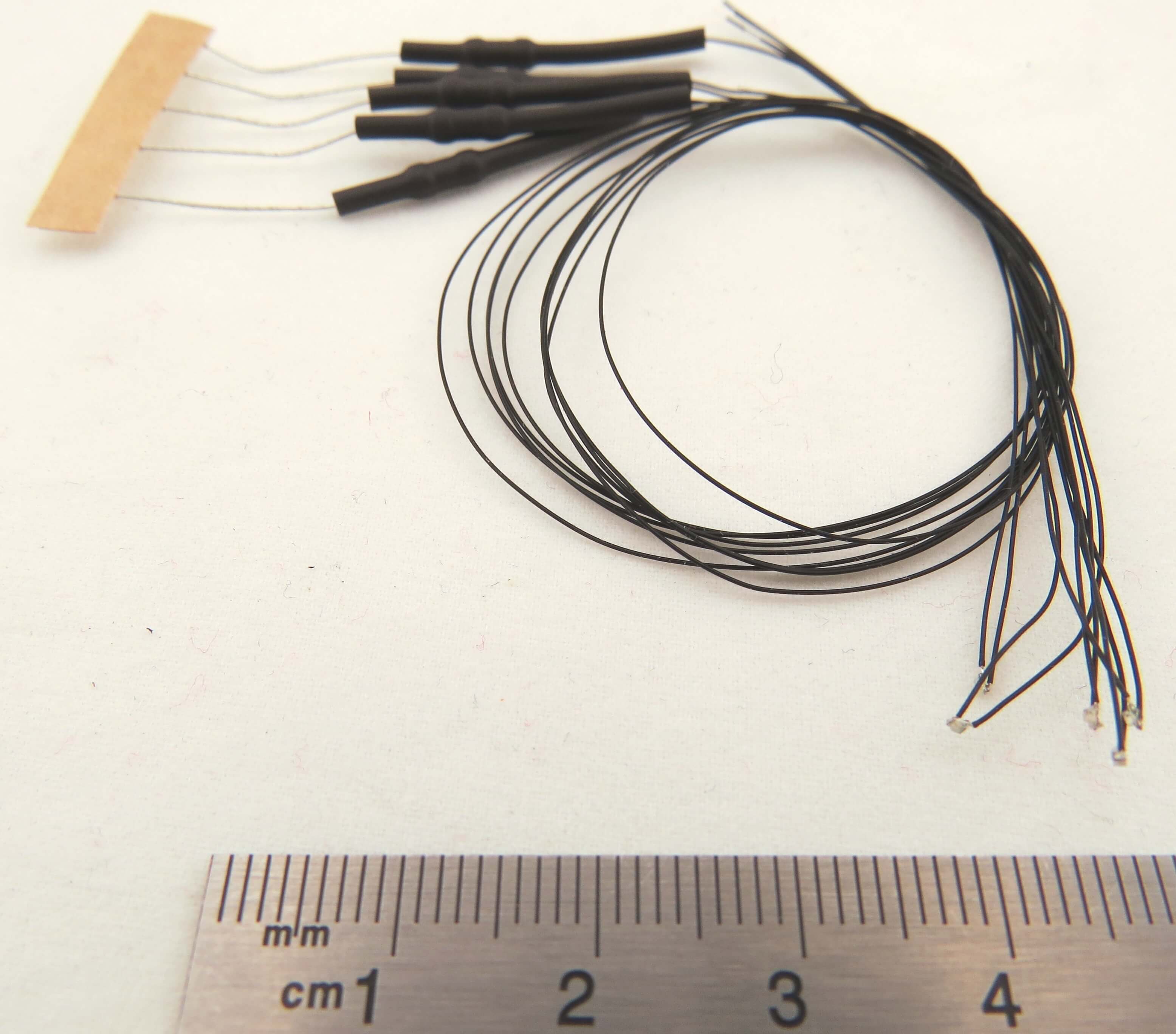 5x SMD-LED red (SMD design 0402) with soldered wires. | 11464