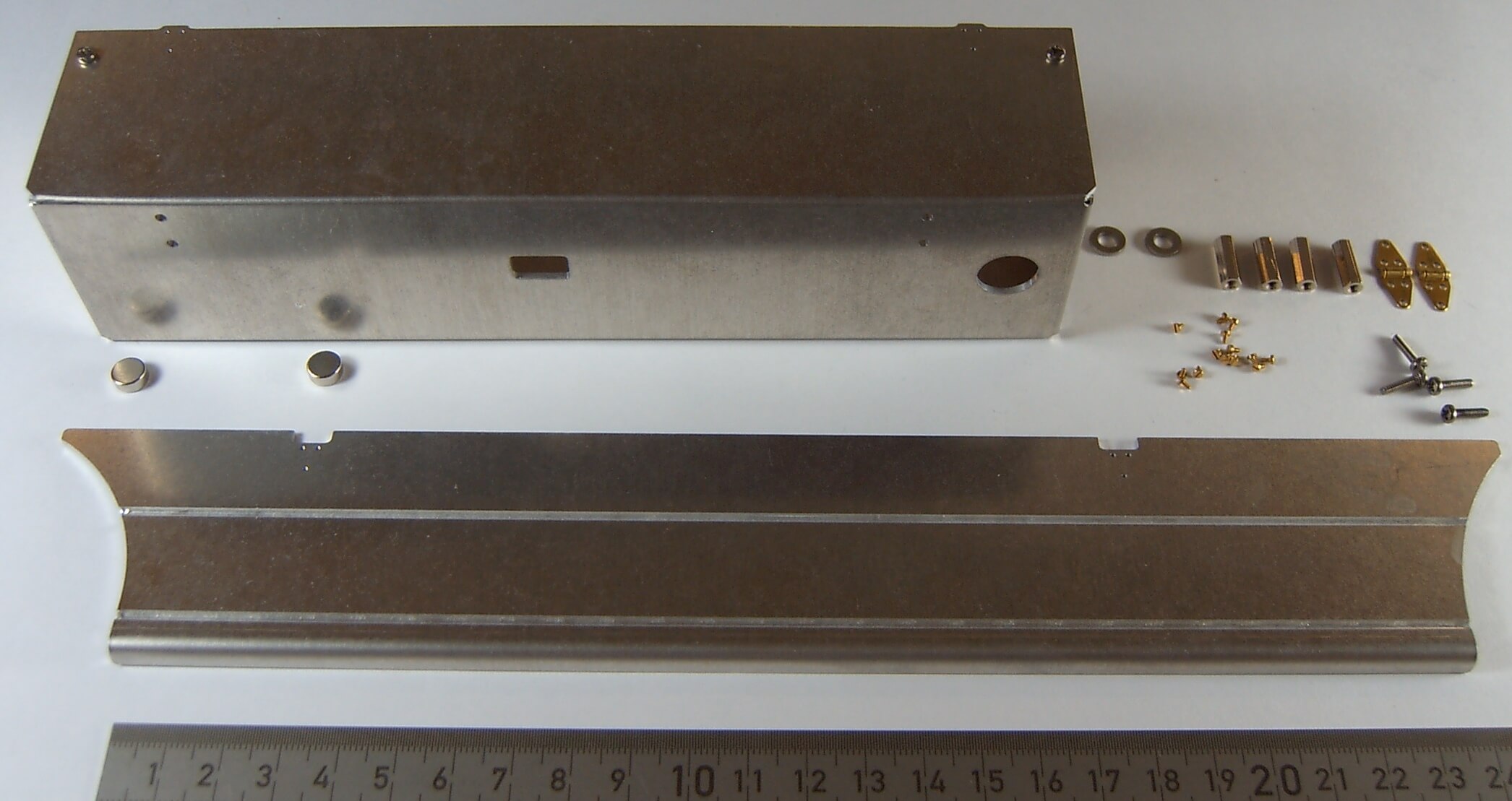 1 side box with hinged lid (ALU) for roll-off trailer | 8019