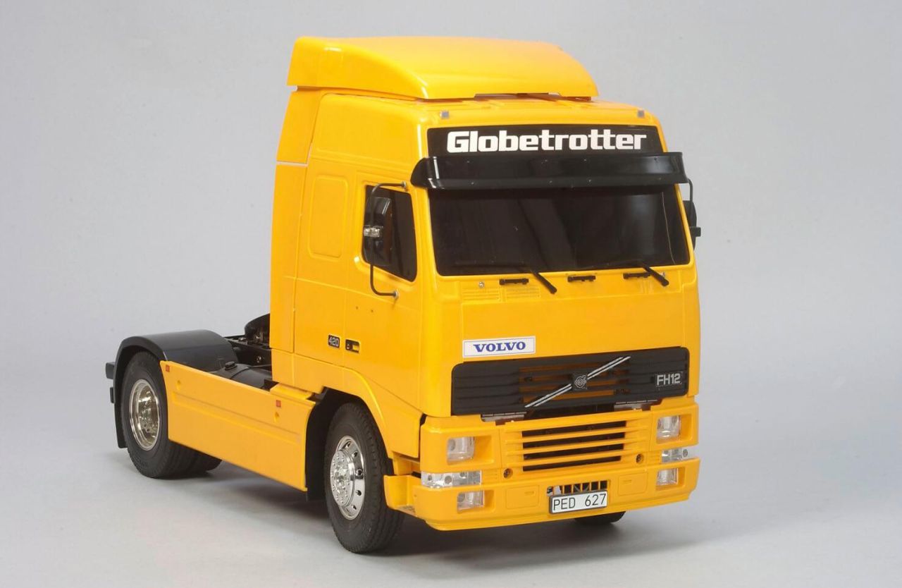 Tamiya VOLVO FH12 Globetrotter-kit 1/14. 2-assig | 7478