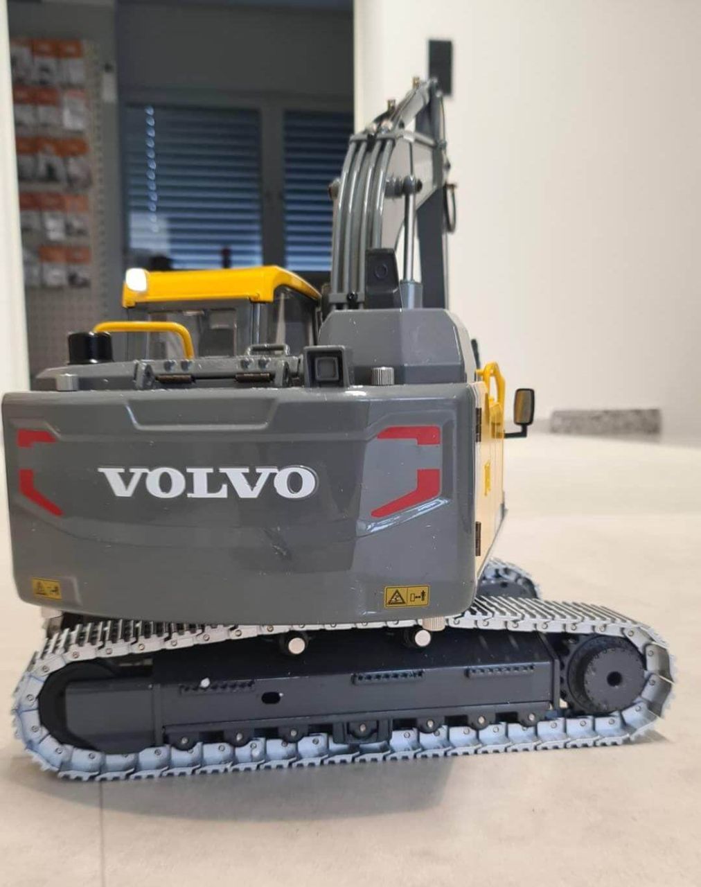 Volvo EC160E Hydraulik-Bagger M1:14, gelb (ready-to-run) | 12124