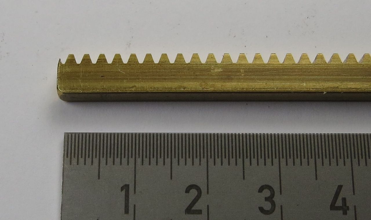 Messing-Zahnstange Ms58, Modul 0,7 Zahnbreite 4mm Höhe | 7133